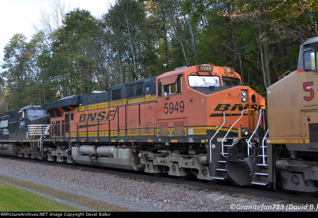BNSF 5949